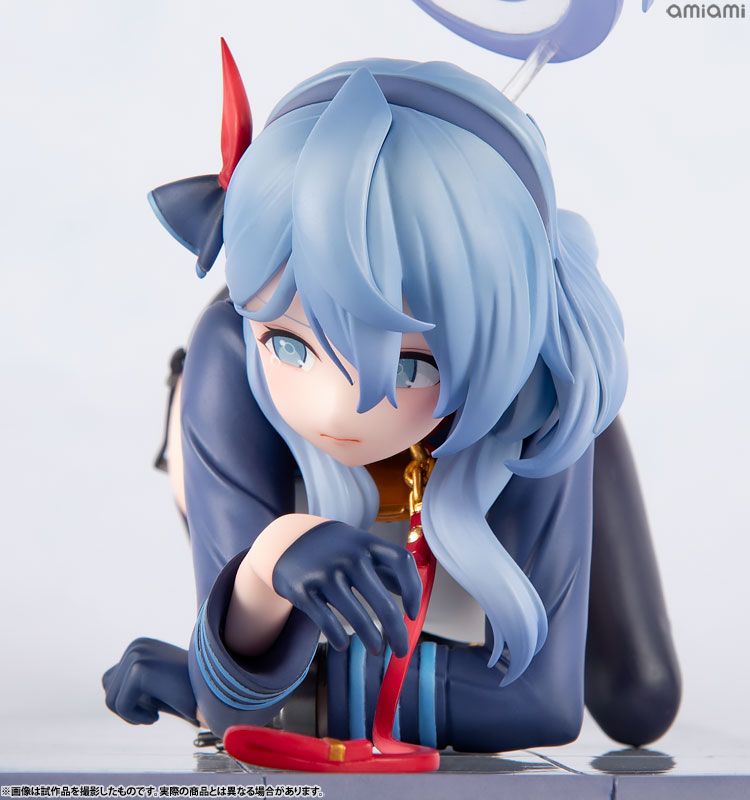 ท่าหมา? Figure นักเรียน Ako เวอร์ชั่น Memorial Lobby เปิดให้จองแล้วตอนนี้ ที่ร้าน AmiAmi l Blue ...